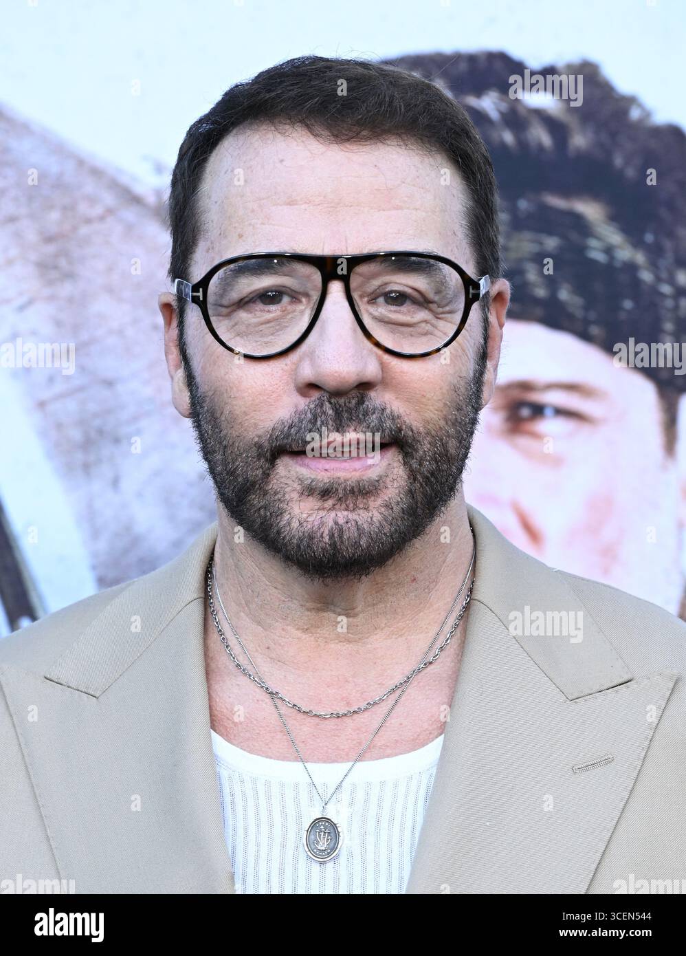 Jeremy Piven arriving to the ‘Primitive War’ Los Angeles Premiere at ...