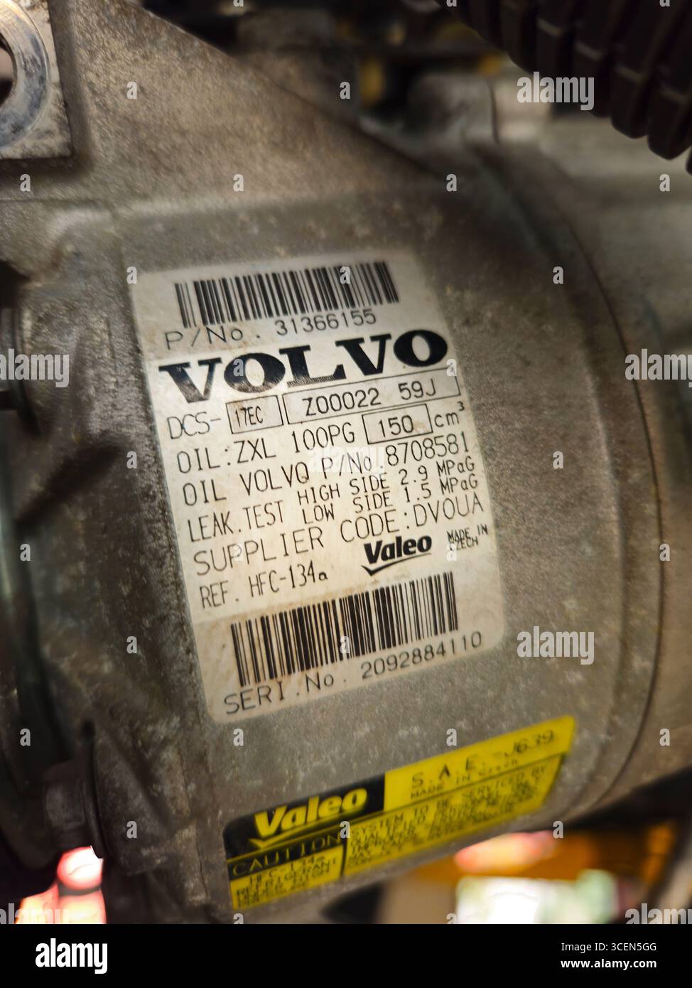 Volvo Valeo AC Compressor Stock Photo - Alamy