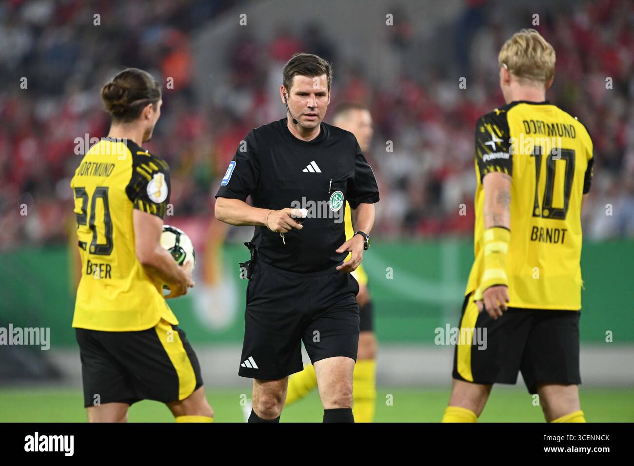 left to right Marcel SABITZER (DO), referee Frank WILLENBORG , Julian ...