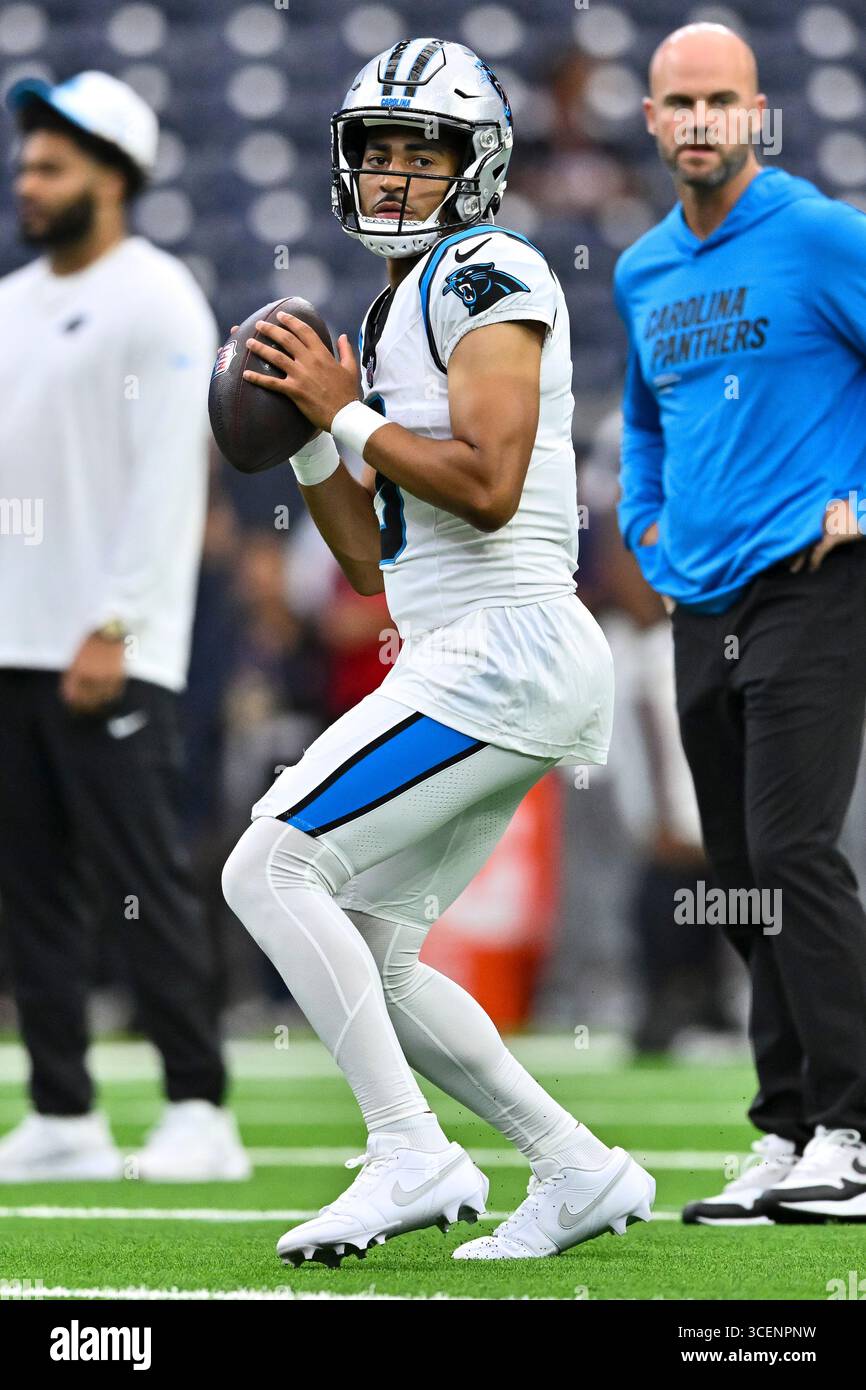 Carolina Panthers quarterback Bryce Young (9) warms up prior to an NFL ...