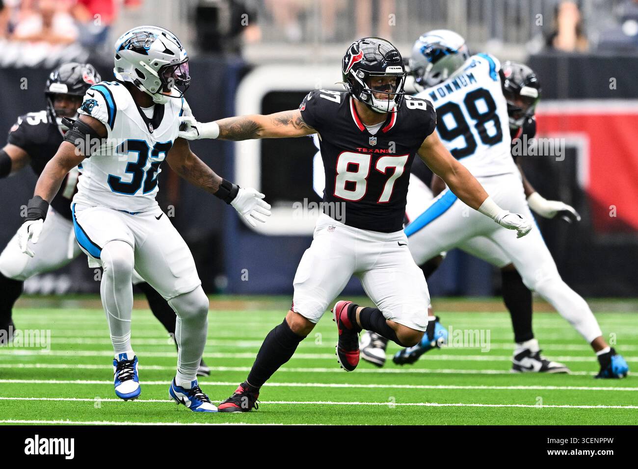Houston Texans tight end Cade Stover (87) runs a route against the ...