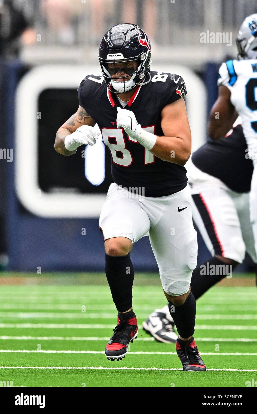 Houston Texans tight end Cade Stover (87) runs a route against the ...