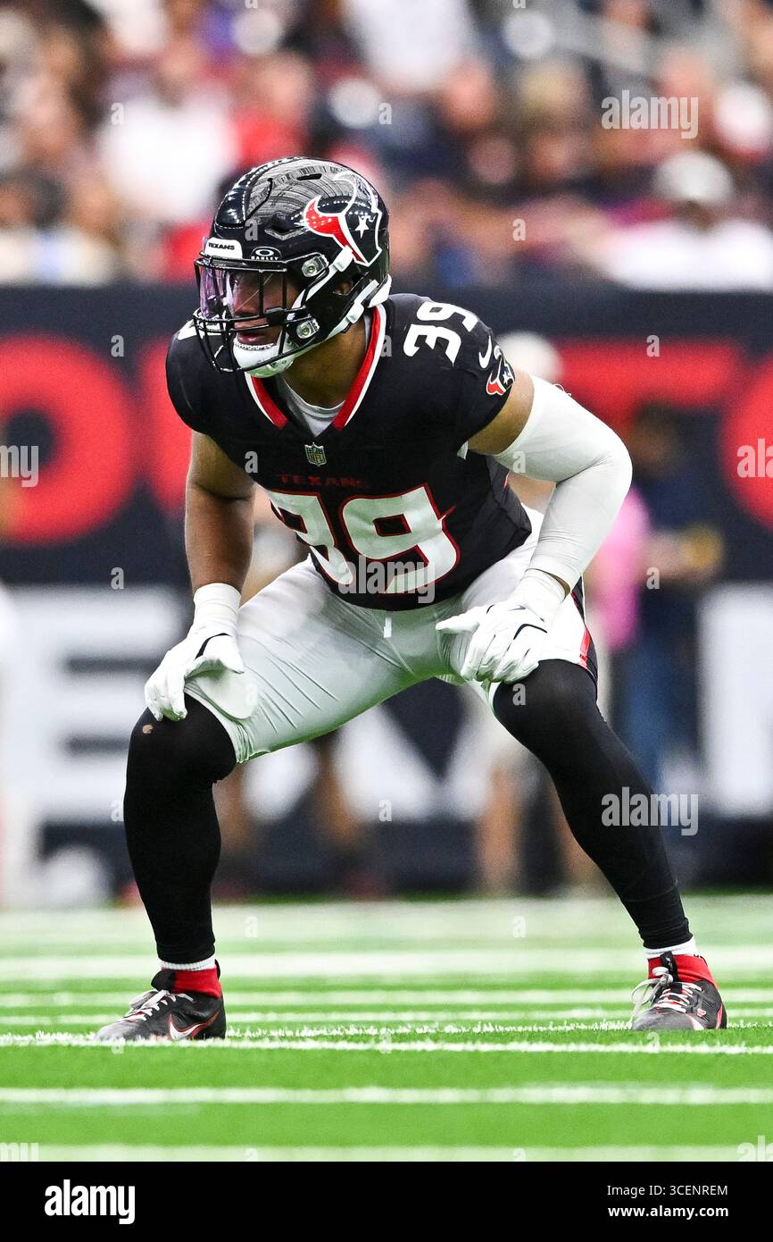 Houston Texans linebacker Henry To'oTo'o (39) lines up against the ...