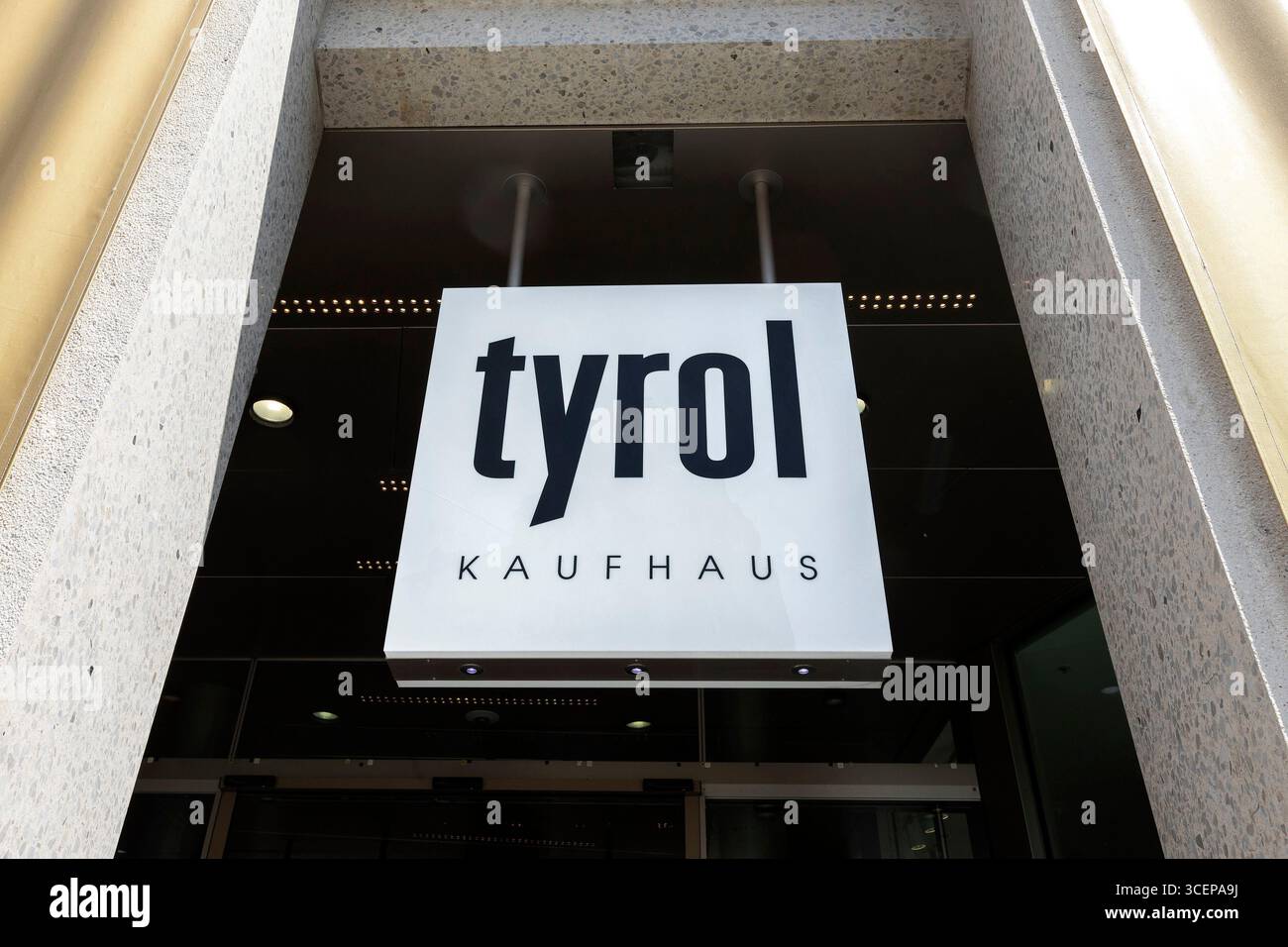 Kaufhaus Tyrol, Innsbruck, Tirol, Österreich // Tyrol Department Store ...
