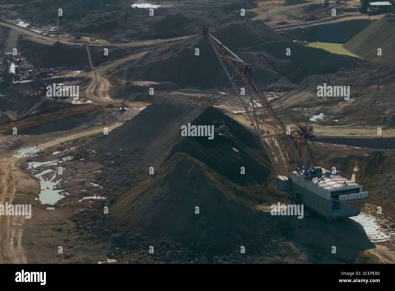 Walking dragline at work in a gold mine Stock Photo - Alamy