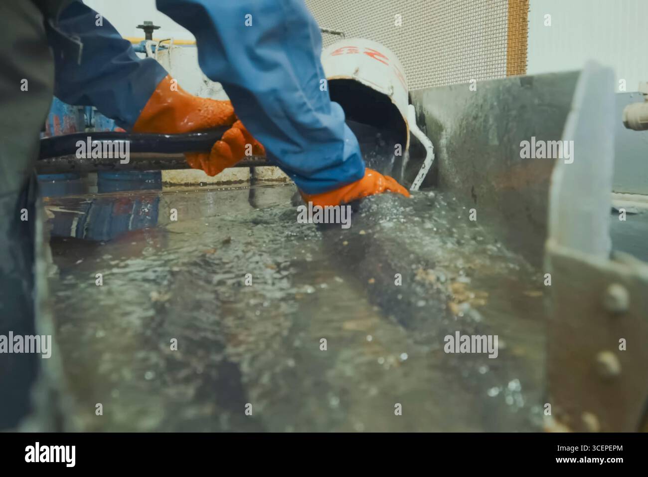 Gold mining washing rock hi-res stock photography and images - Alamy