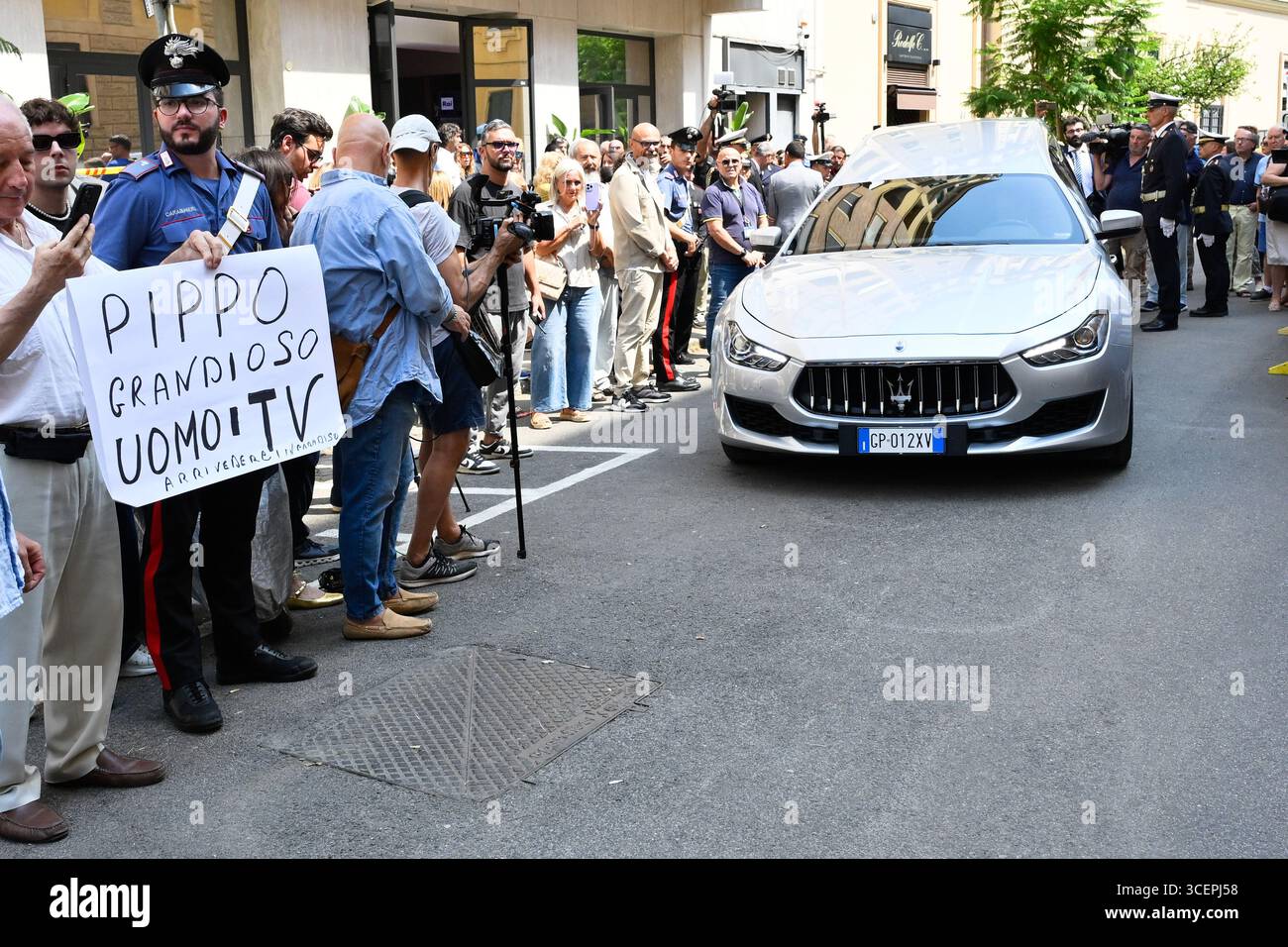 Rome, Pippo Baudo dies at the funeral chapel. The photo shows the ...