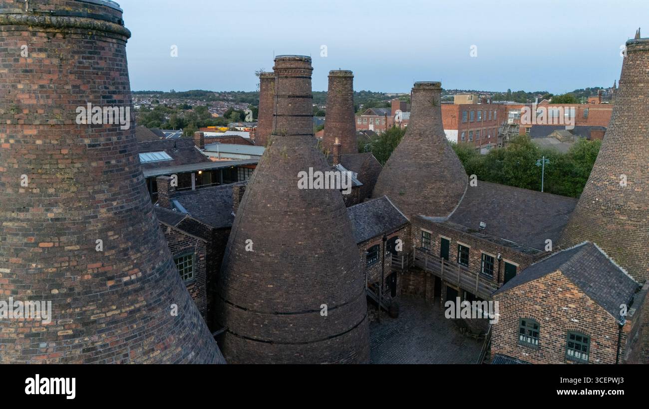 Stoke on trent potteries art hi-res stock photography and images - Alamy