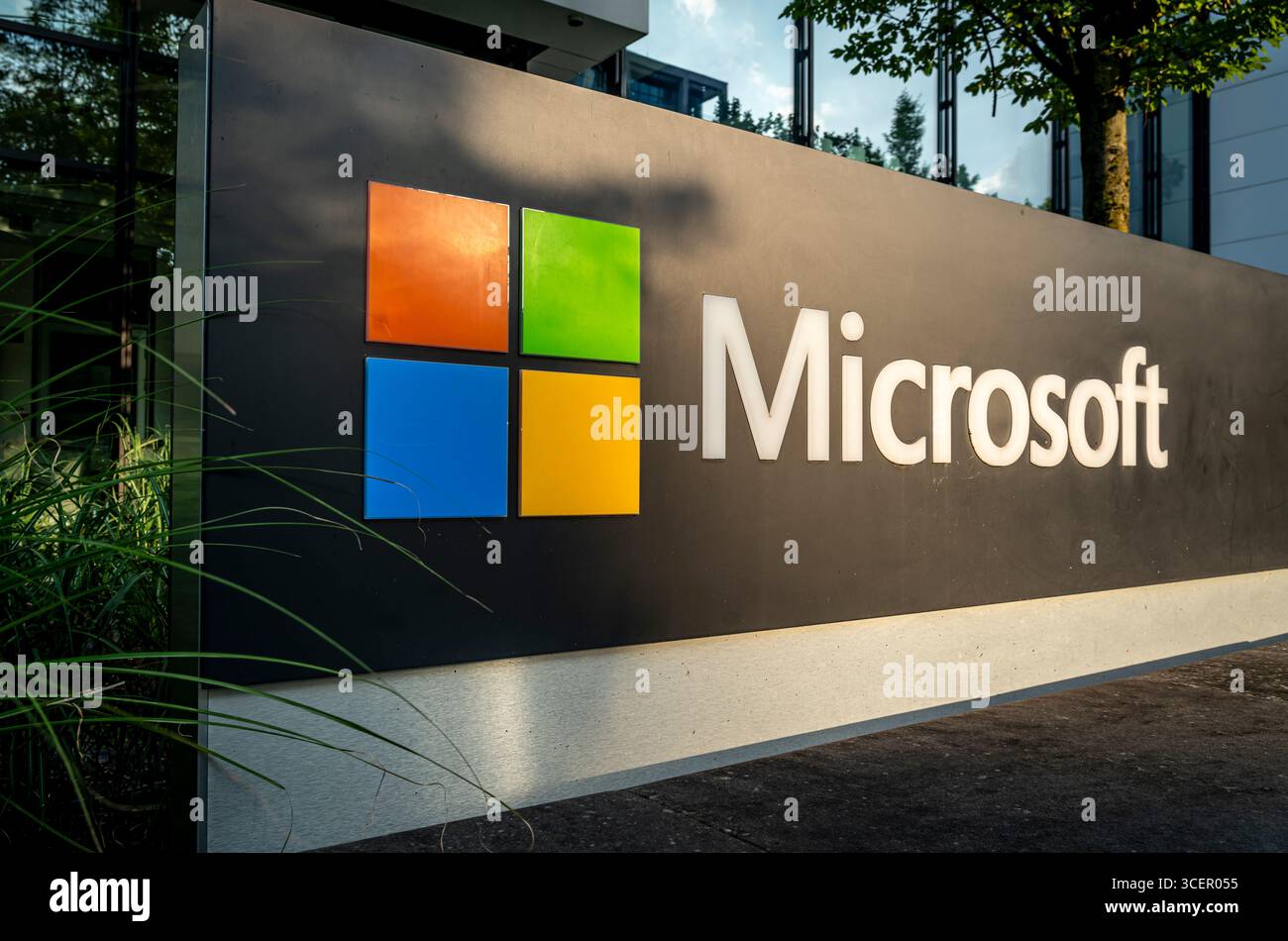 Entrance to Microsoft headquarters Stock Photo - Alamy
