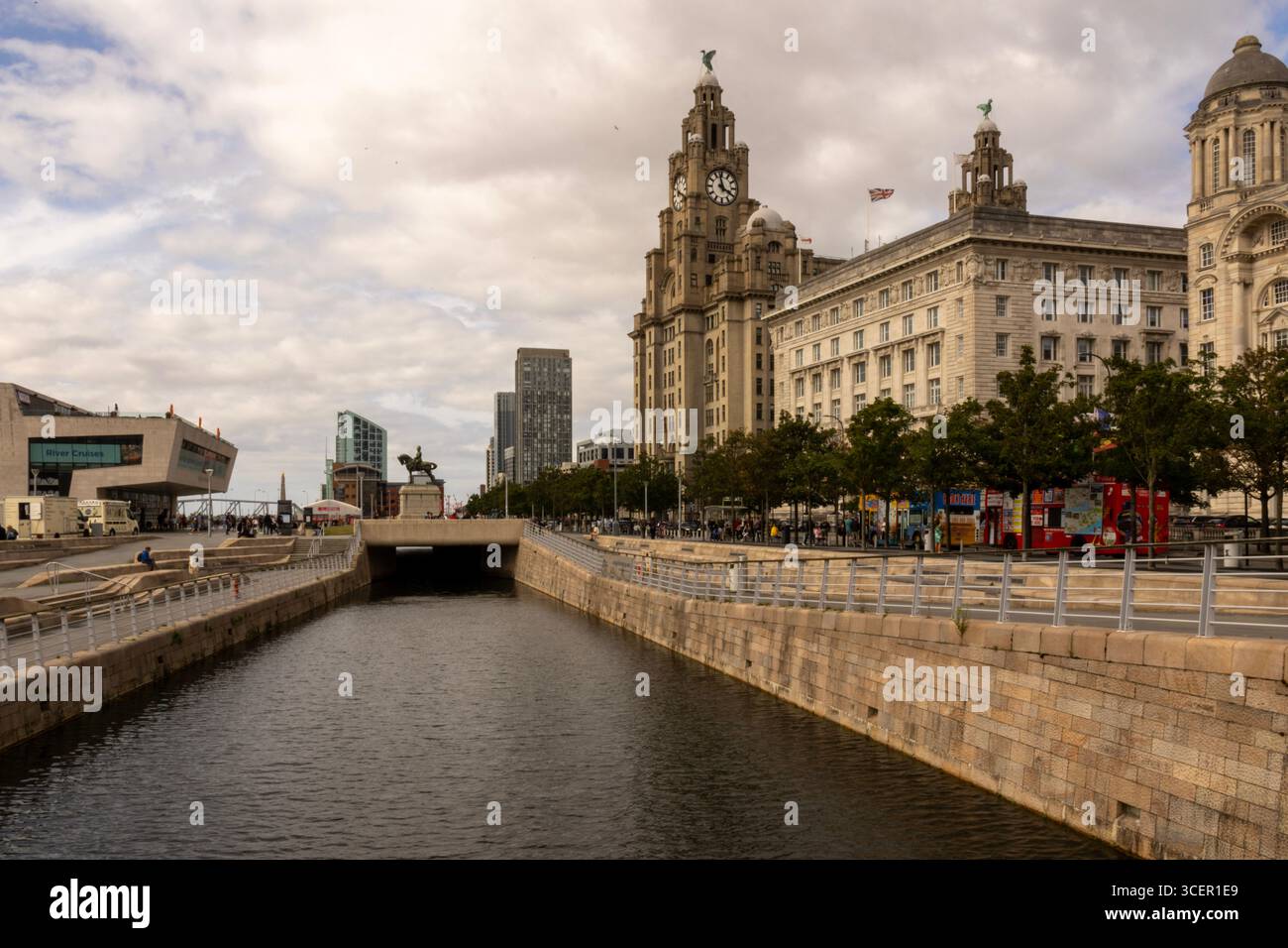Liverpool port docks hi-res stock photography and images - Alamy