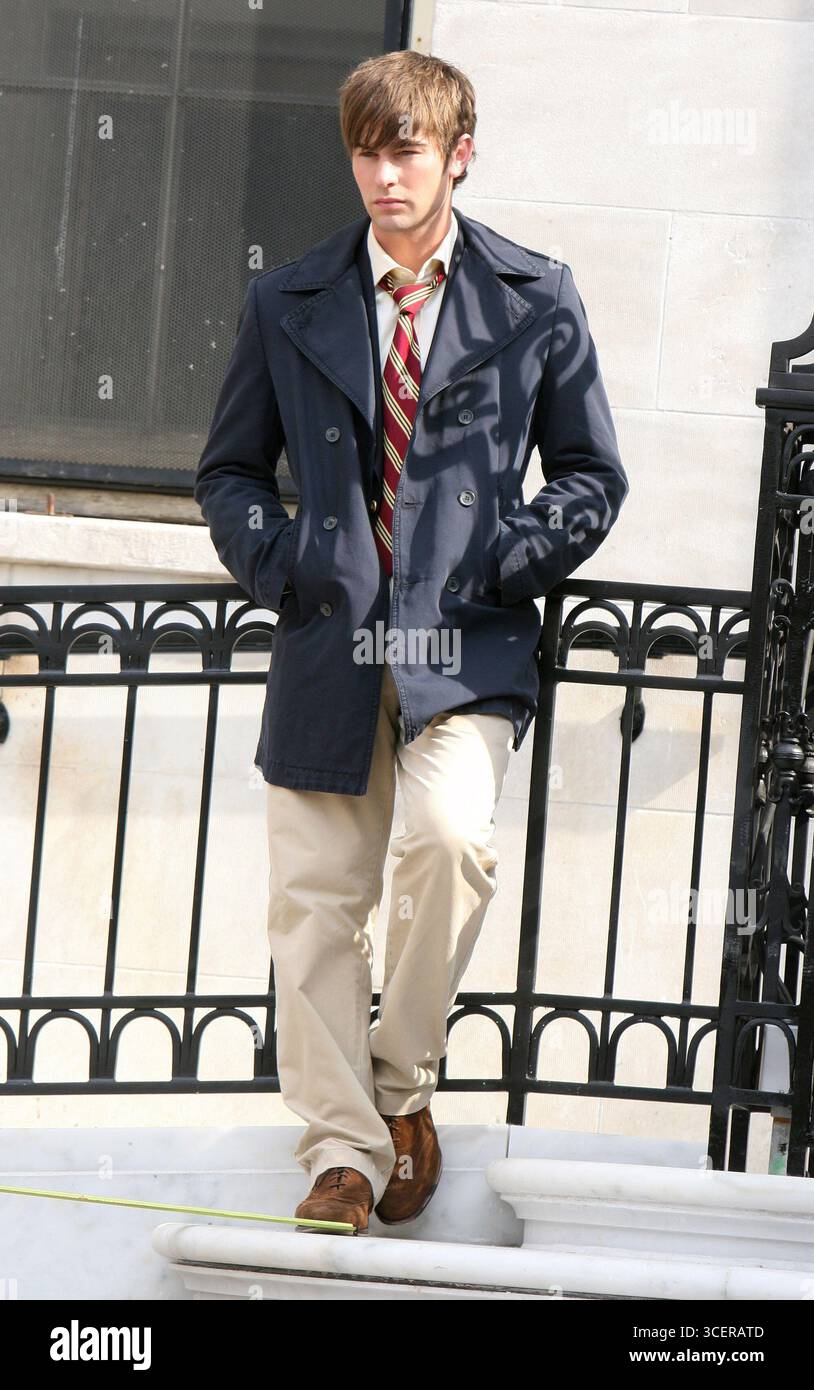 Chase Crawford on the set of "Gossip Girl" in New York City - 14 March ...