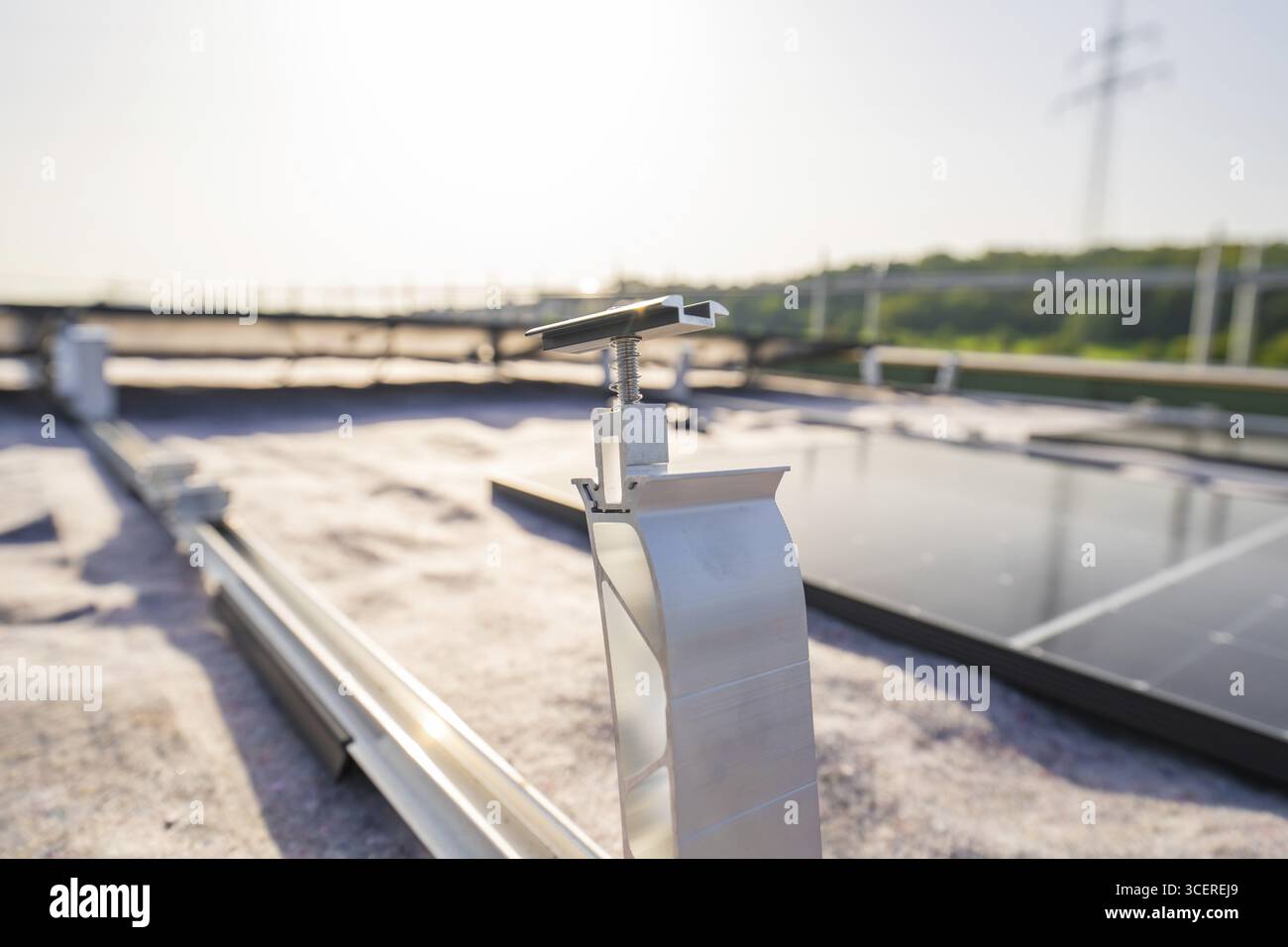 Mounting rail system for solar modules on an open-air roof, PV ...