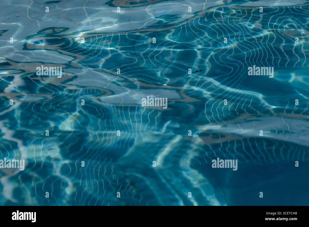 Sunlight reflections sparkling on water hi-res stock photography and ...