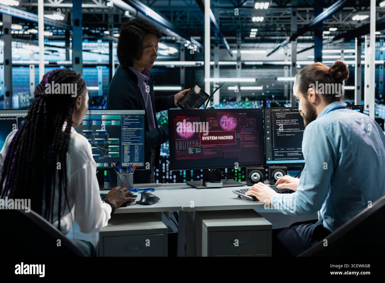 Server room engineers panicking hi-res stock photography and images - Alamy