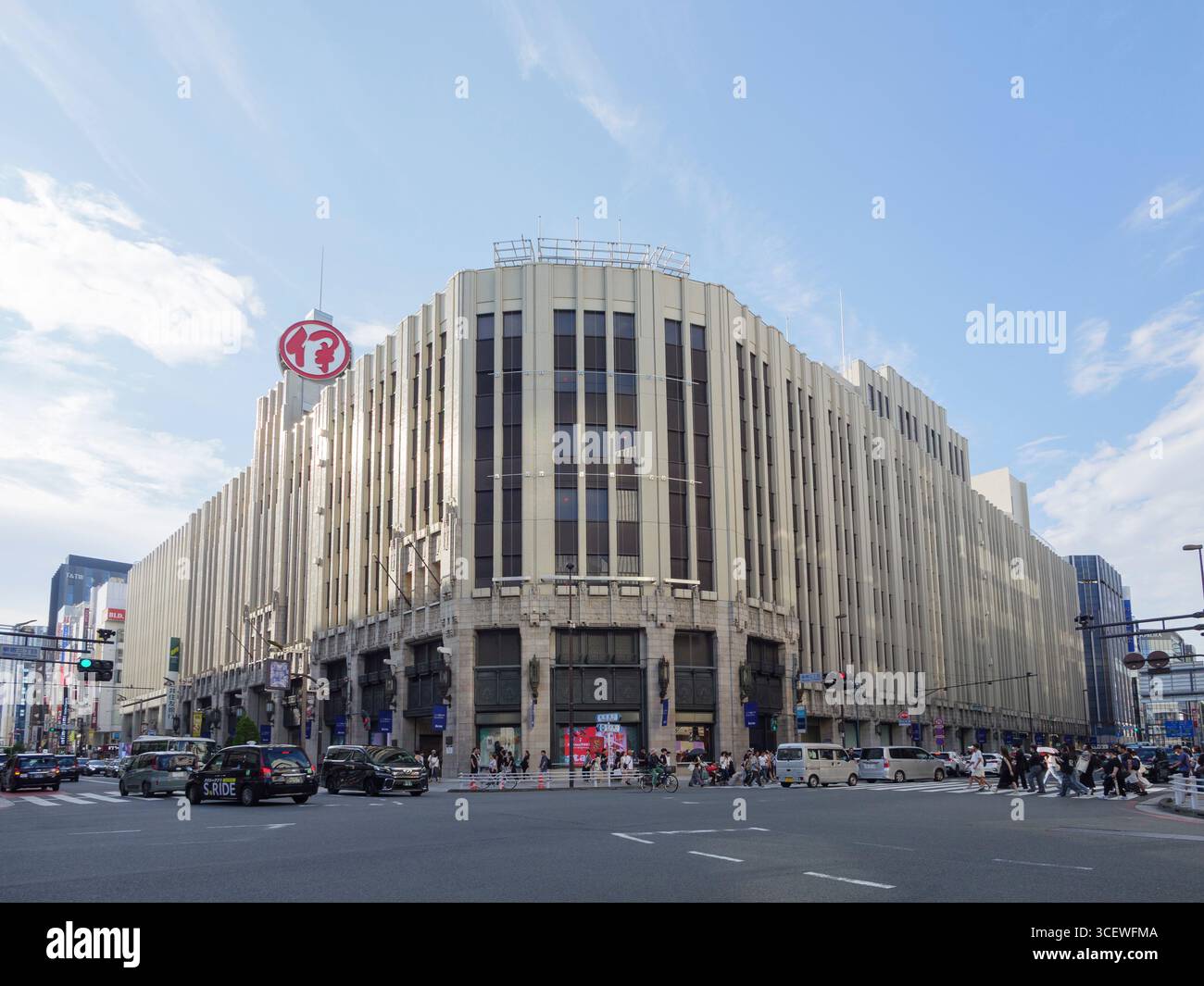 Isetan shinjuku tokyo hi-res stock photography and images - Alamy