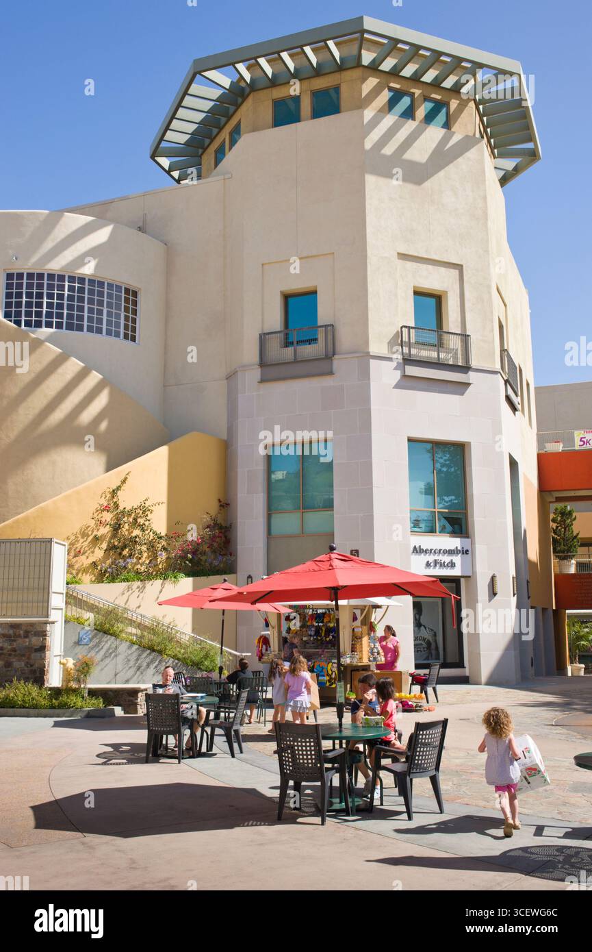 Promenade on the Peninsula shopping mall featuring high end retail ...