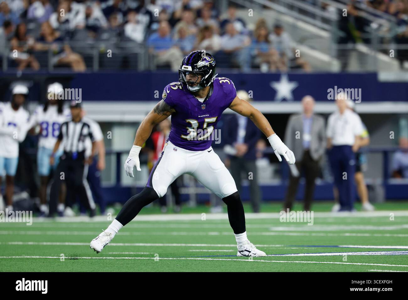 Baltimore Ravens linebacker Jake Hummel (35) looks to defend during a ...
