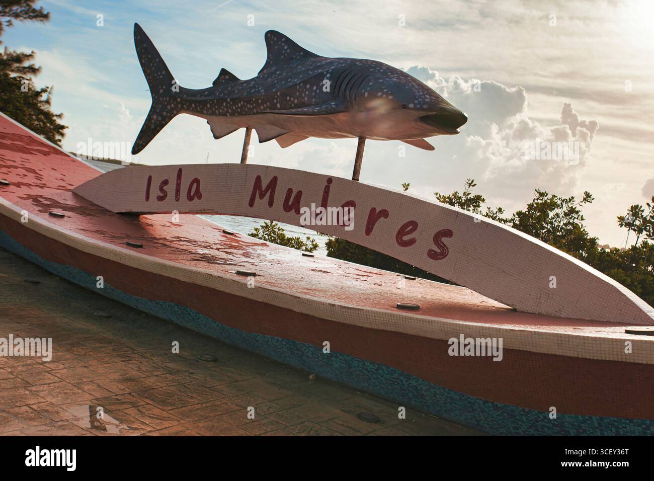Isla mujeres, mexico 20 august 2025: colorful whale shark statue ...