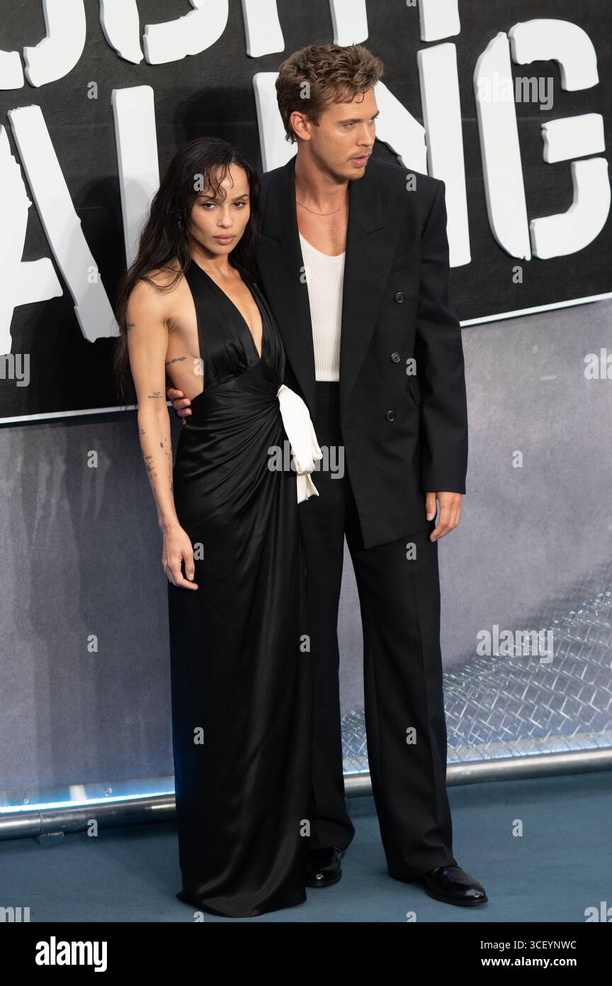 Zoe Kravitz and Austin Butler pose together for photographers at the ...