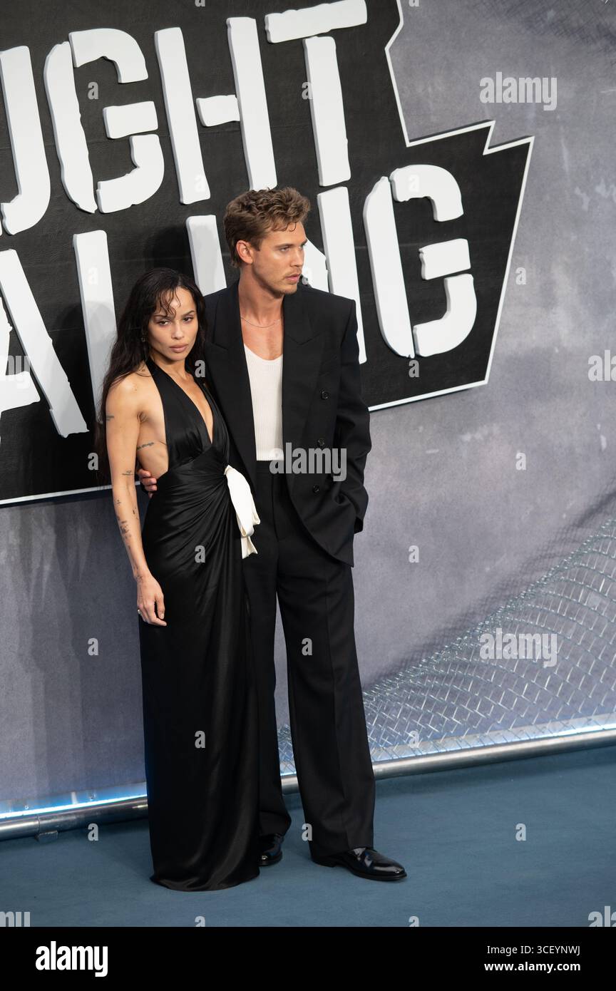 Zoe Kravitz and Austin Butler pose together for photographers at the ...