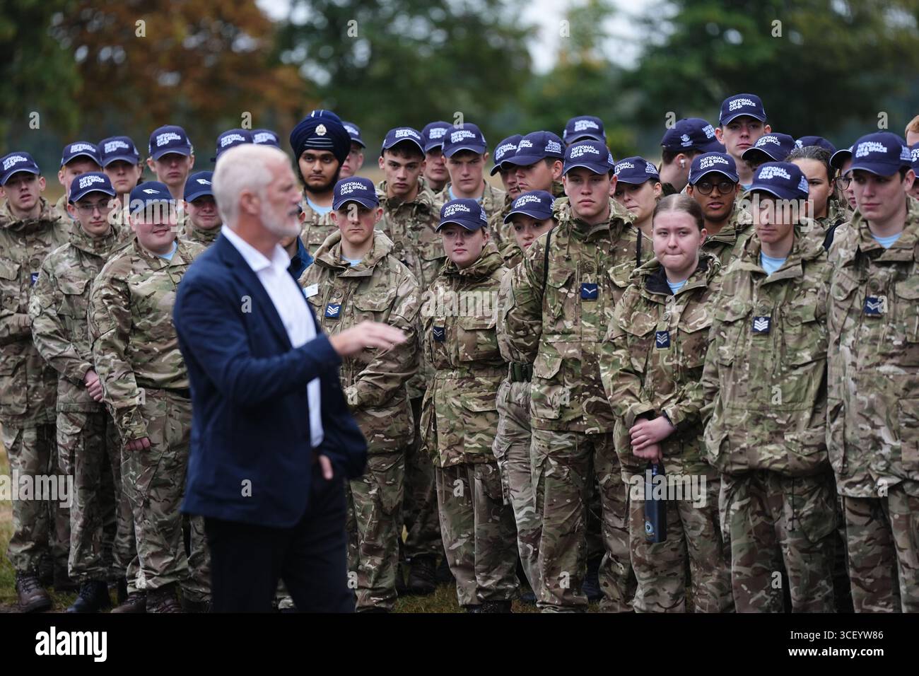 Minister for Veterans and People, Al Carns meets air cadets as he ...