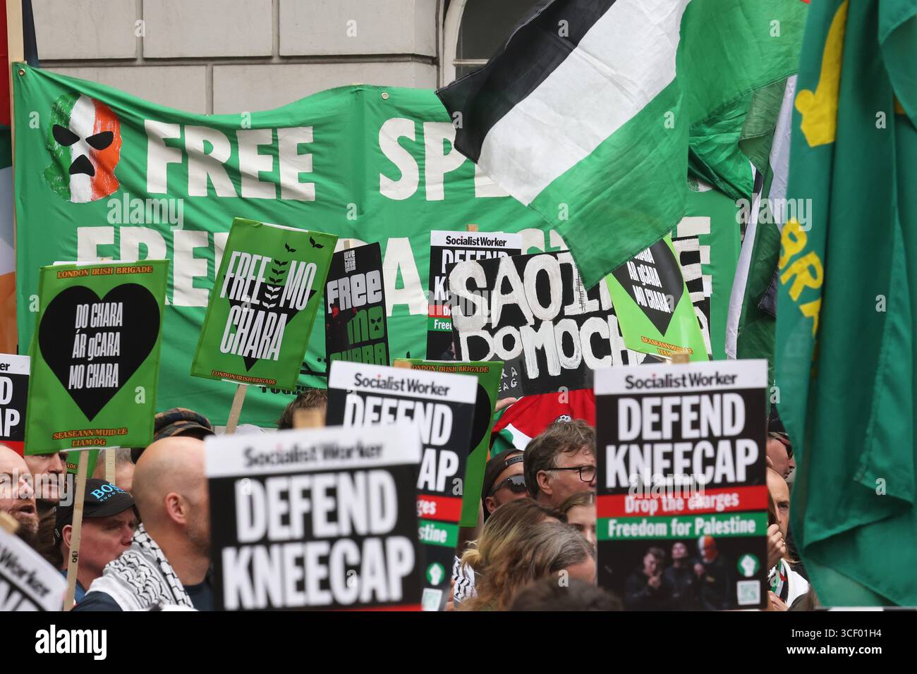 London, UK, 20th August 2025. A large crowd gathered outside ...