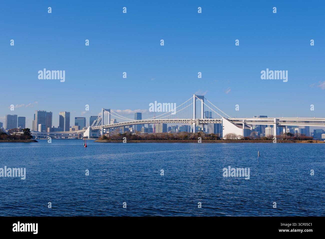 The Rainbow Bridge is a suspension bridge crossing northern Tokyo Bay ...