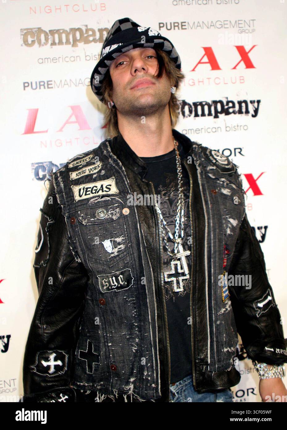 Criss angel hi-res stock photography and images - Alamy