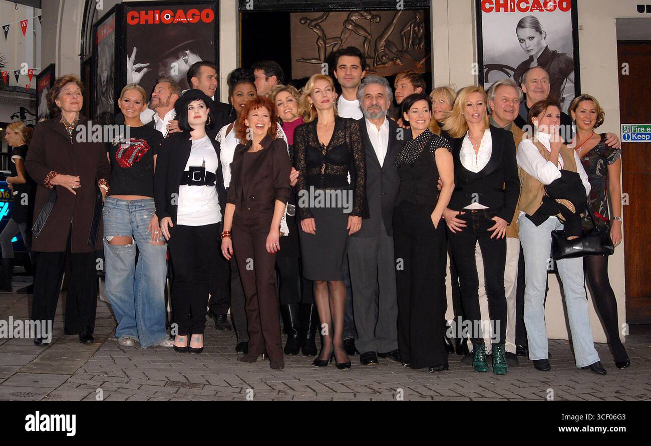 Ex cast members at a photocall for the 10th anniversary of Chicago in ...