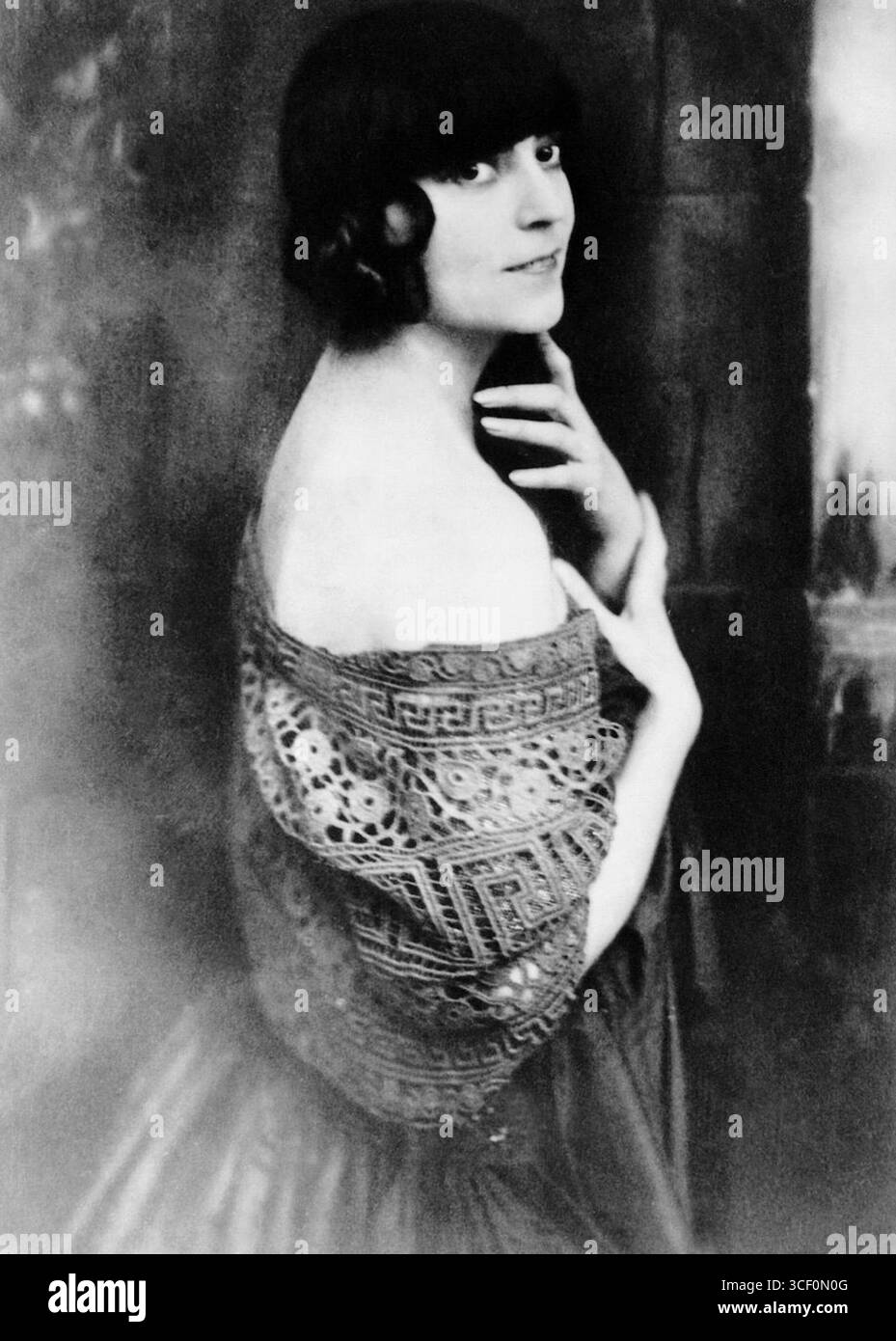 Asta nielsen acting hi-res stock photography and images - Alamy