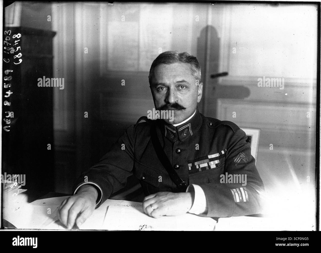 Colonel requin hi-res stock photography and images - Alamy