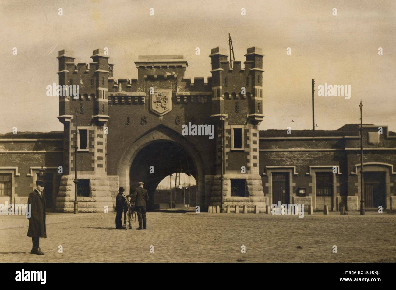 The Turnhoutsepoort in Antwerp, part of the Brialmont fortifications ...