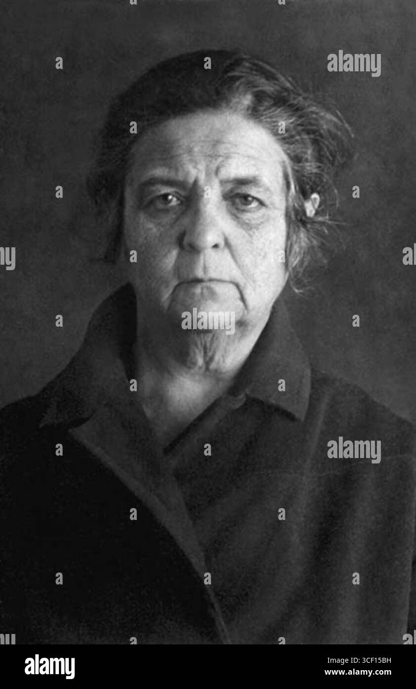 Totalitarian movement hi-res stock photography and images - Alamy