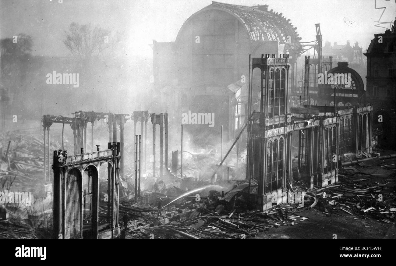 Department 18 Black and White Stock Photos & Images - Alamy