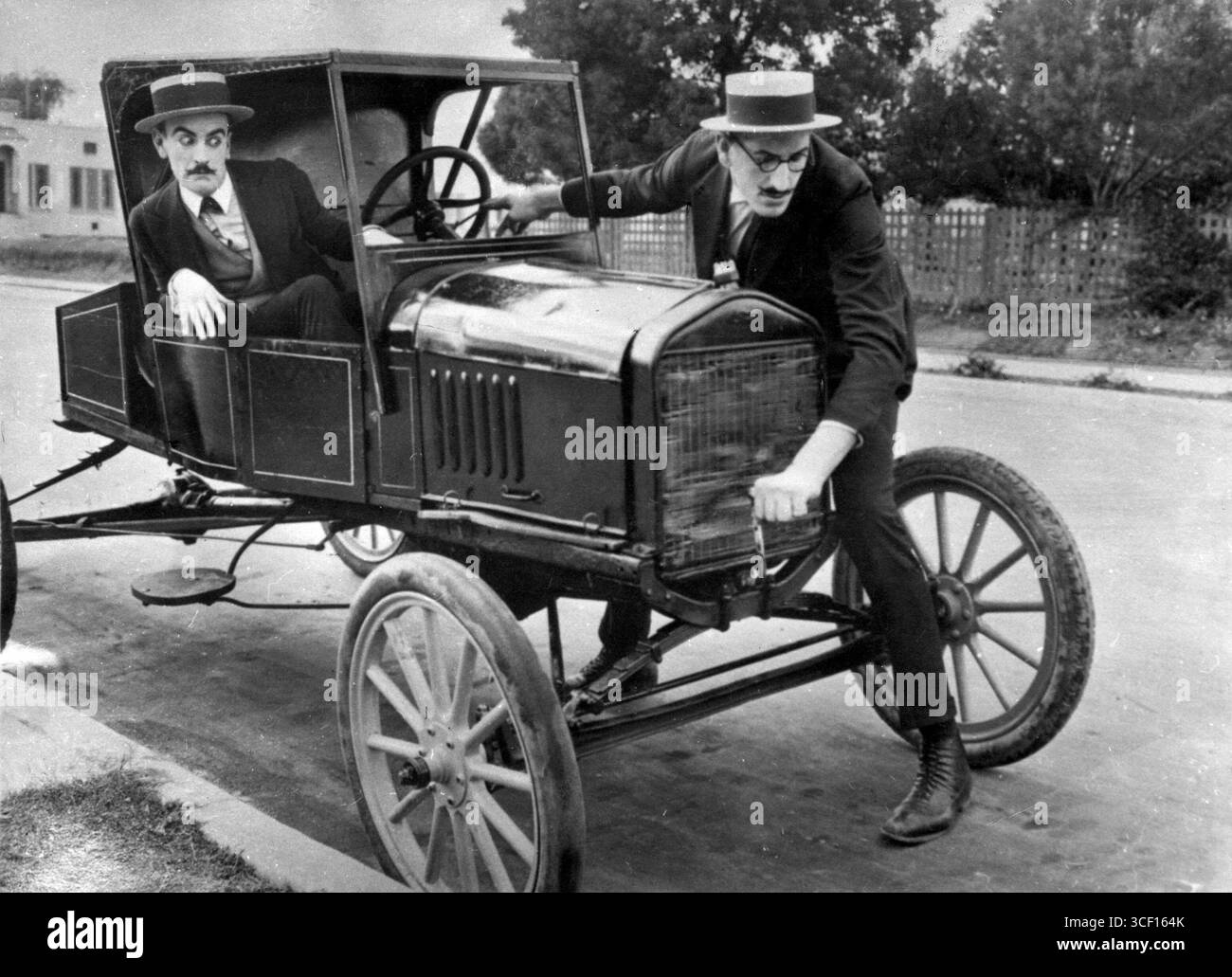 Car starting method hi-res stock photography and images - Alamy