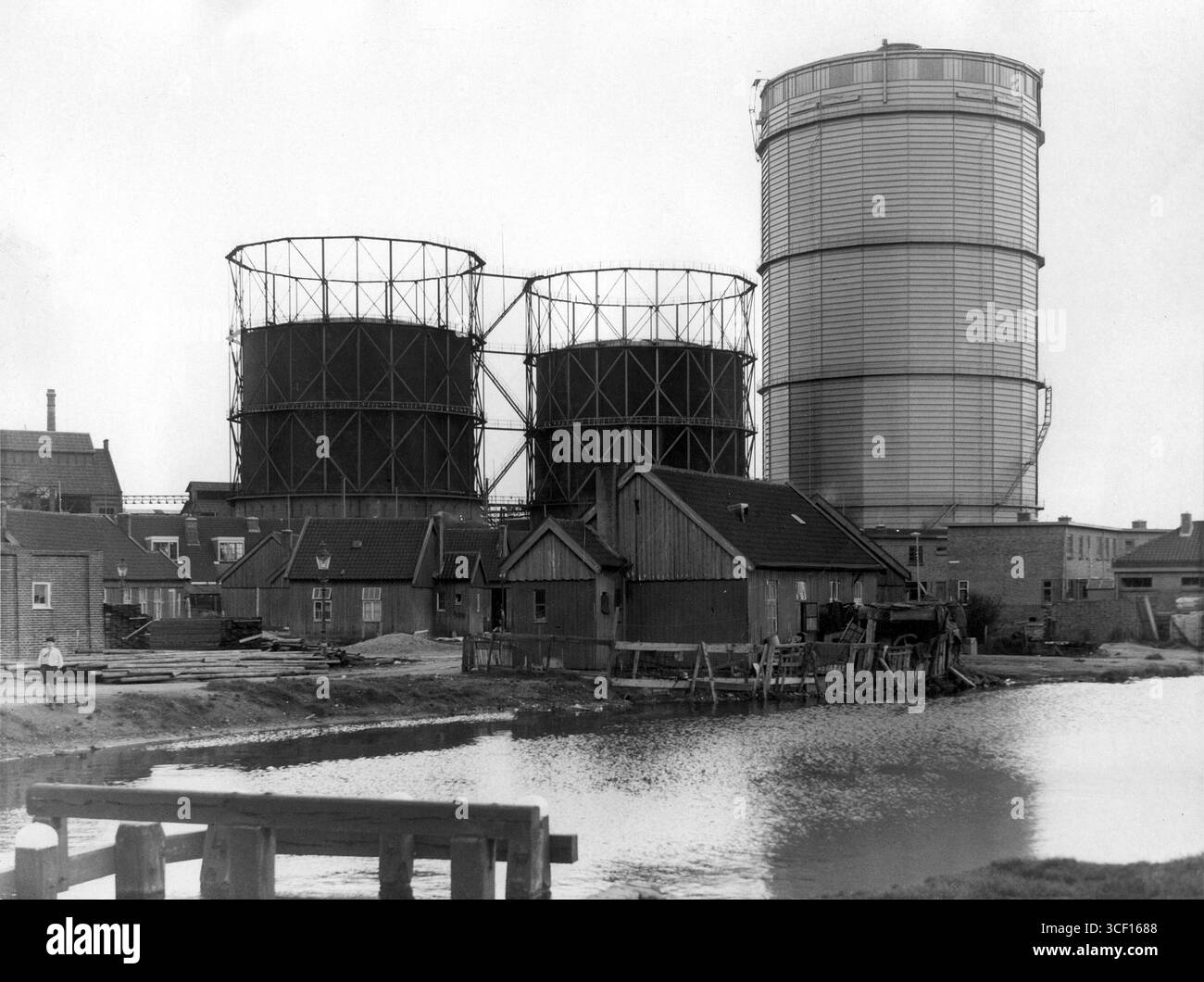 Netherlands gas Black and White Stock Photos & Images - Alamy