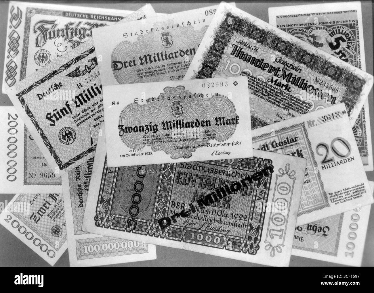 1920s germany hyperinflation Black and White Stock Photos & Images - Alamy