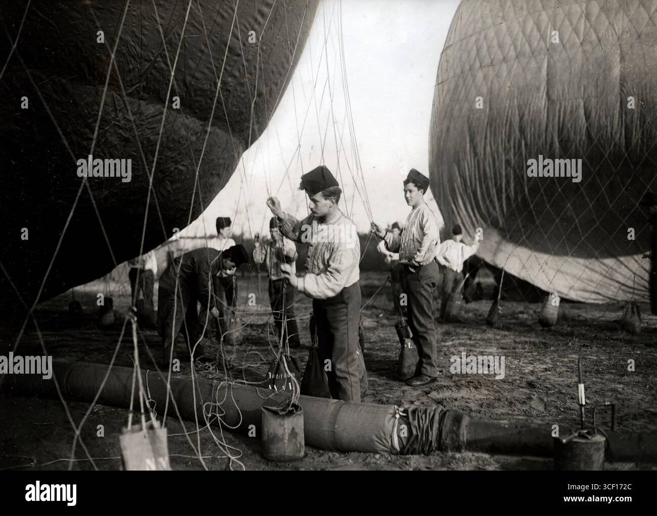 Cross border ballooning hi-res stock photography and images - Alamy