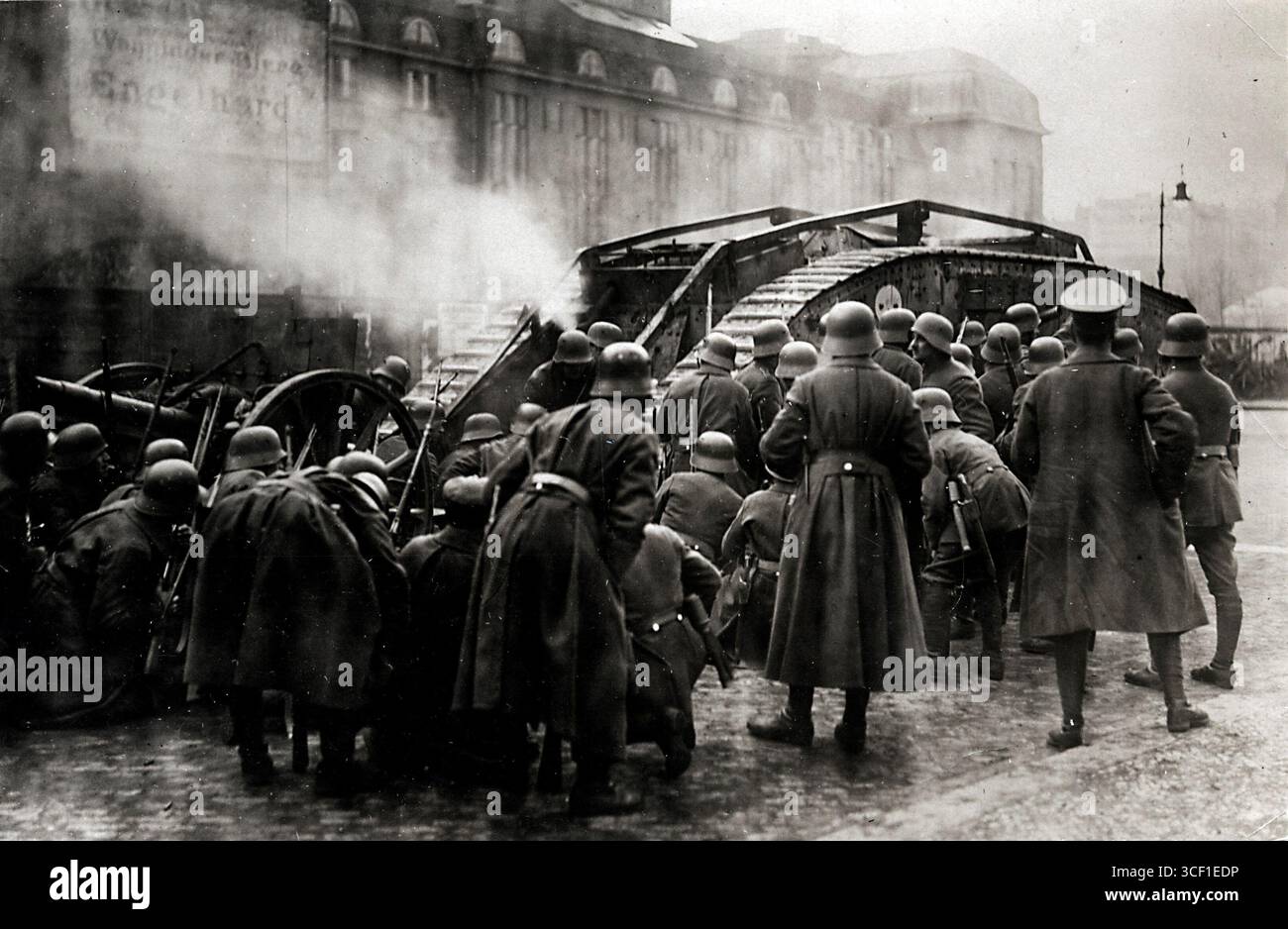 Alexanderplatz spartacist uprising berlin hi-res stock photography and ...