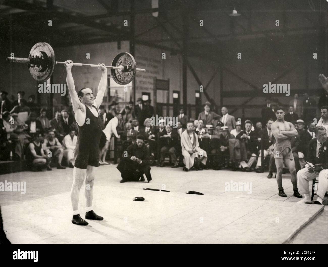 75 kg weightlifting category hi-res stock photography and images - Alamy