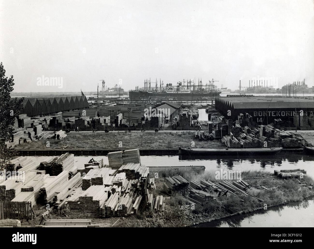 The Houthaven (Timber Harbor) in Amsterdam with a flat-bottomed boat ...