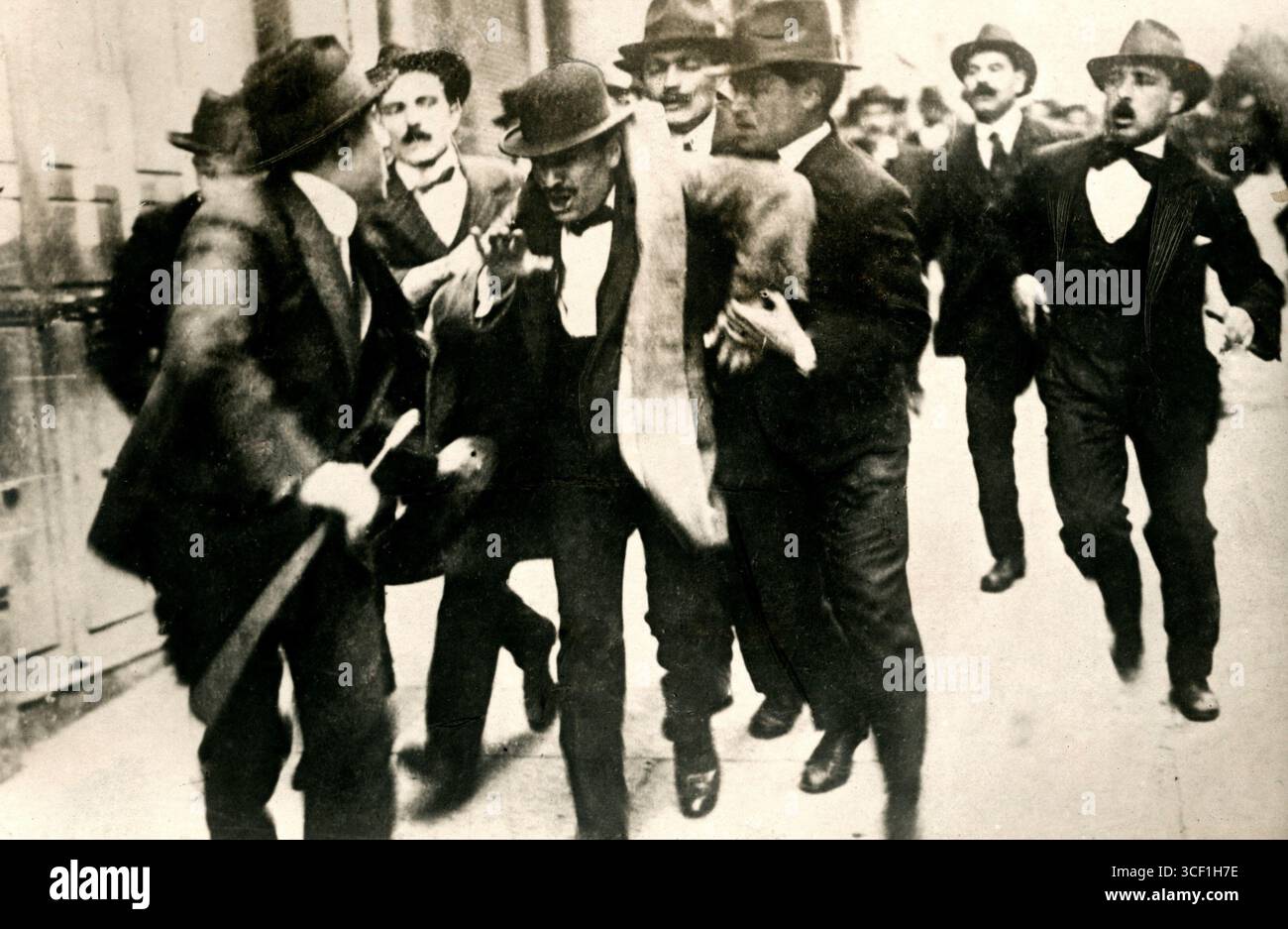 Mussolini inciting rebellion hi-res stock photography and images - Alamy