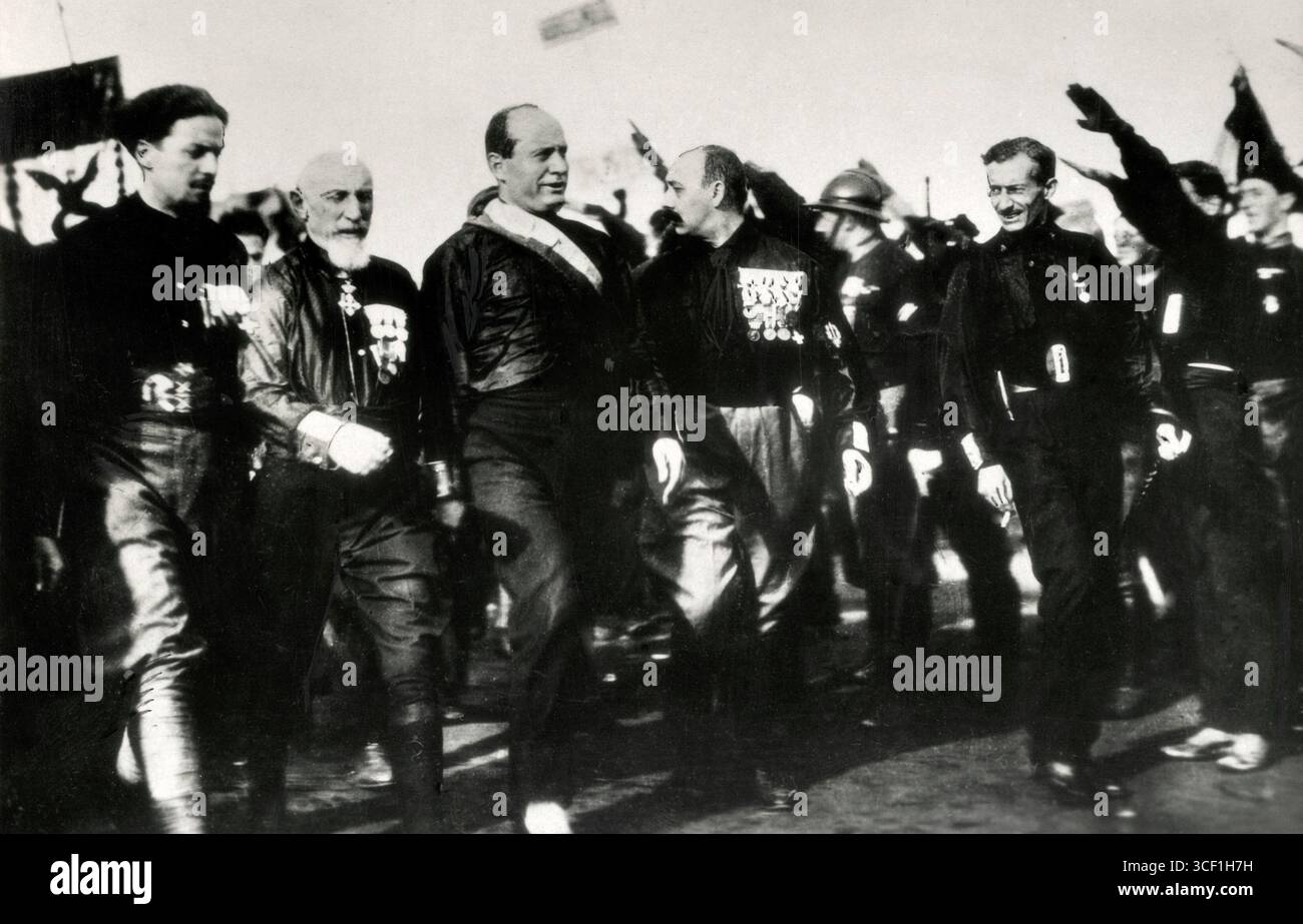 King victor emmanuel iii mussolini 1922 hi-res stock photography and ...