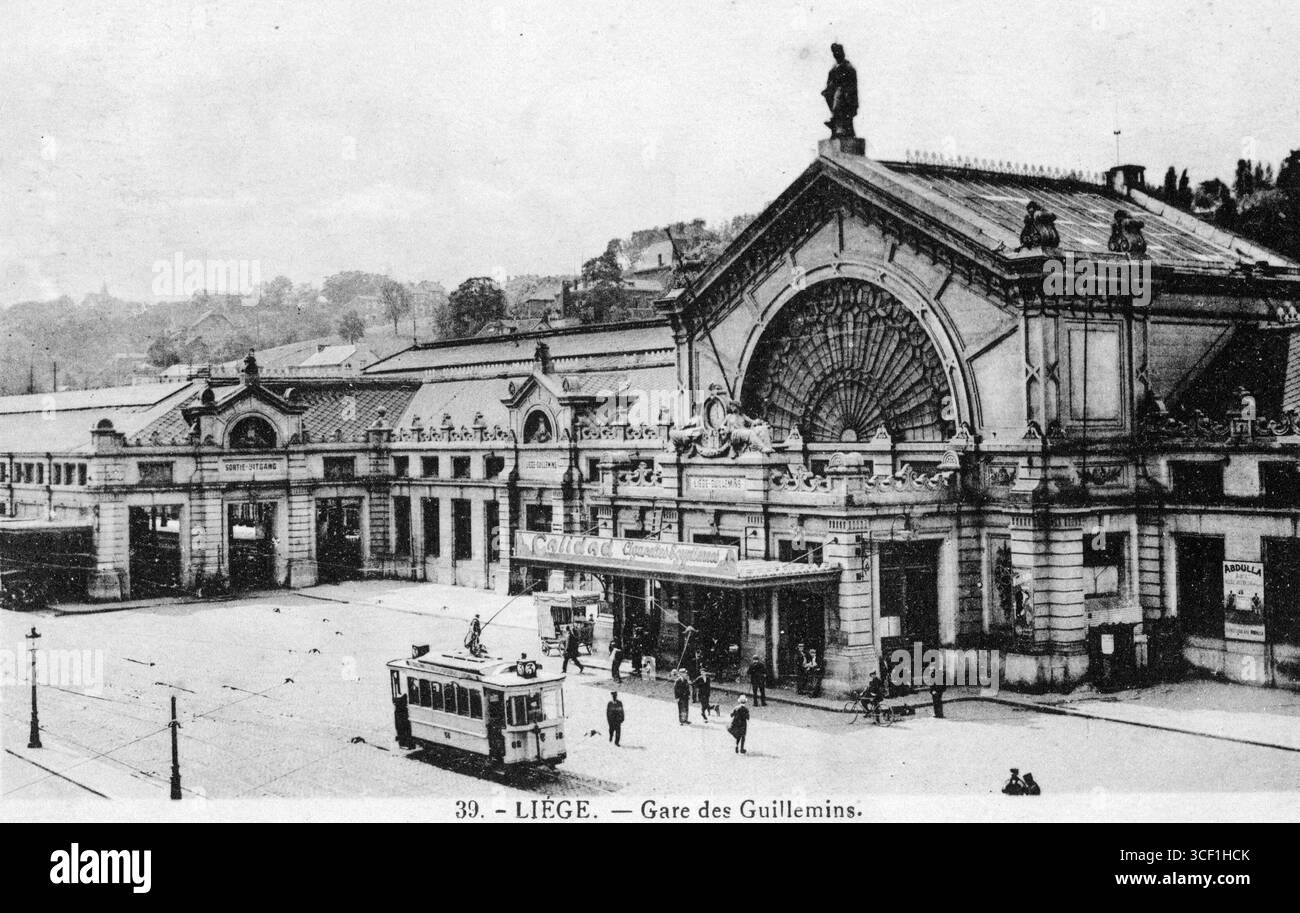 A view of the Guillemins railway station and its surrounding plaza in ...