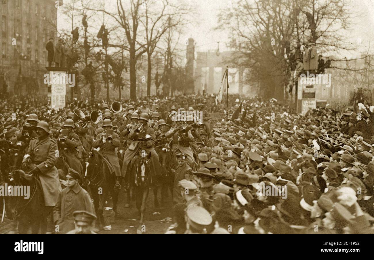 The triumphant entry of the German cavalry unit, the Kurassiers, into ...
