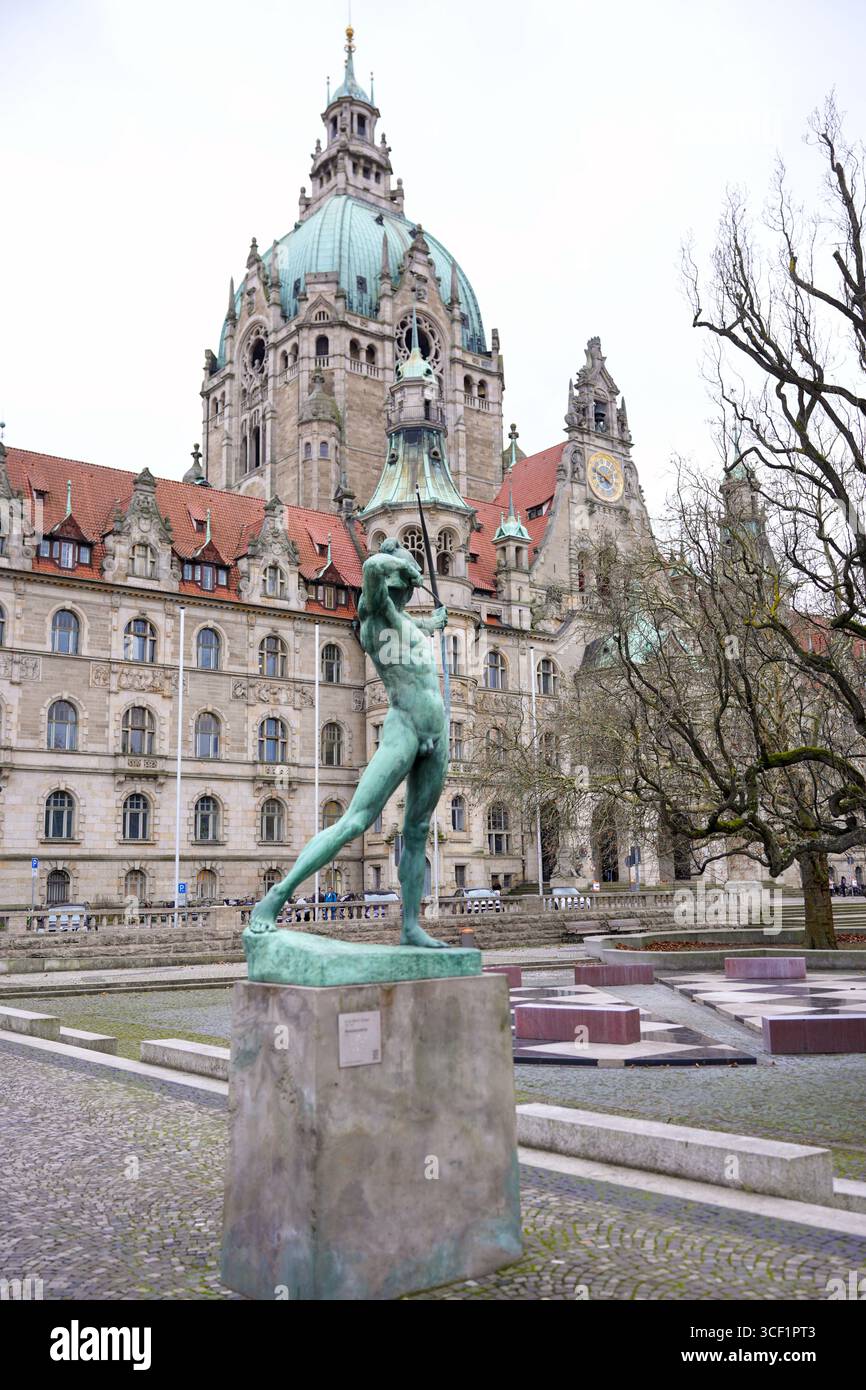 Historic building with statue in front Stock Photo - Alamy