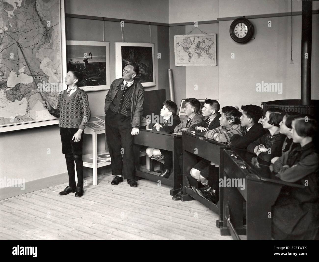 Deaf-mute education: Deaf-mute children receive geography lessons from ...