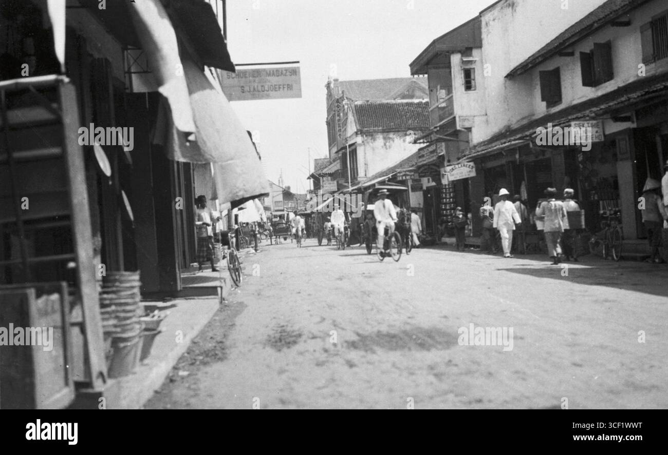 Another street view from 1915-1930 in the Chinese quarter of Semarang ...