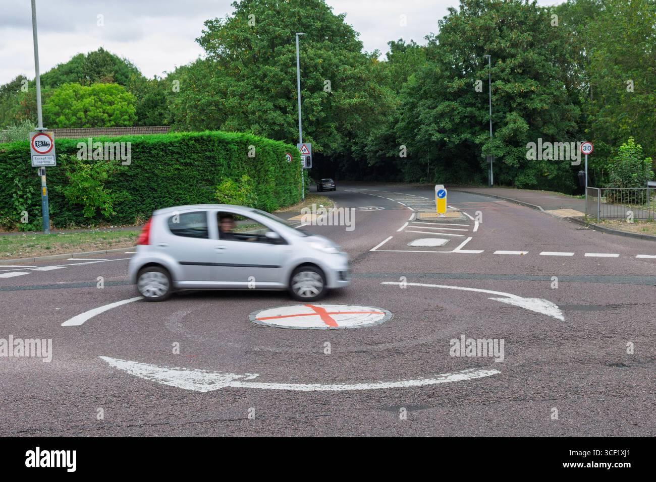 St georges cross roundabout hi-res stock photography and images - Alamy