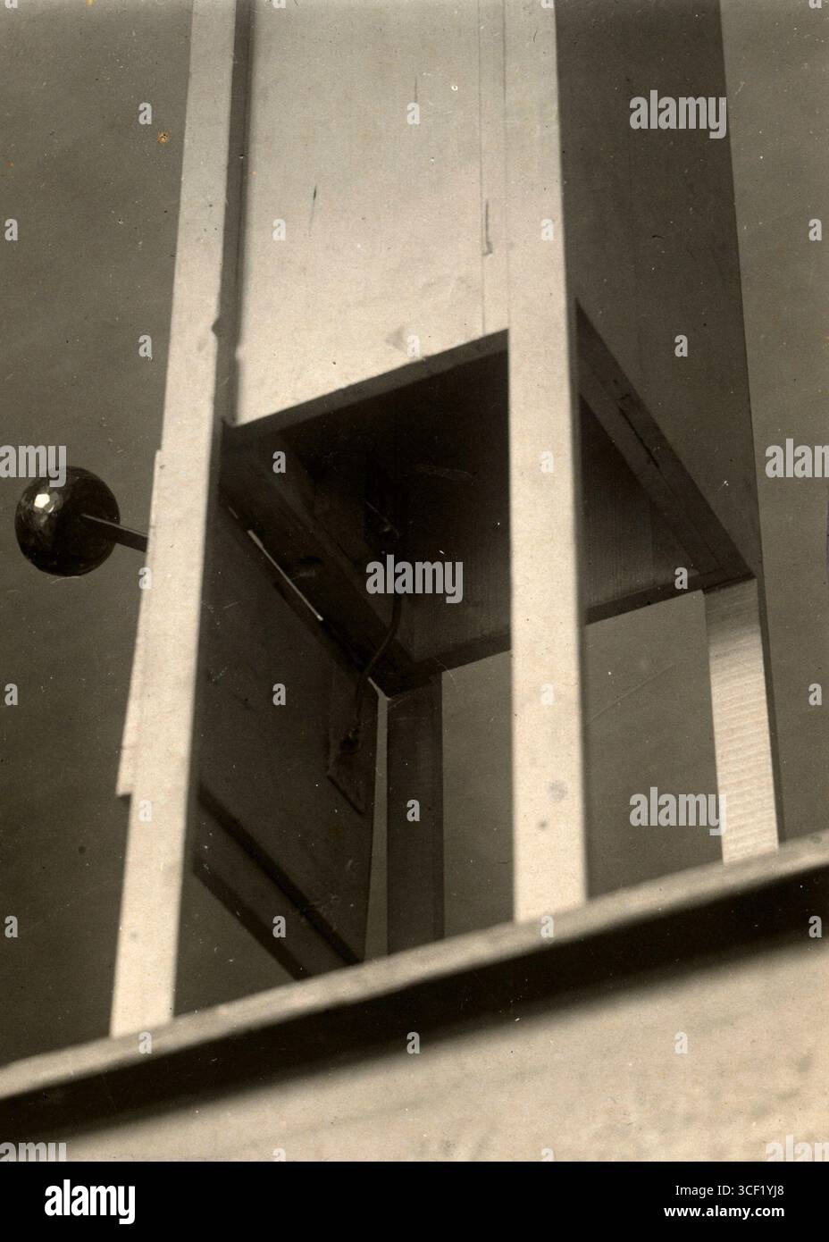 A hatch closure system with an air duct, designed by Amsterdam fire ...